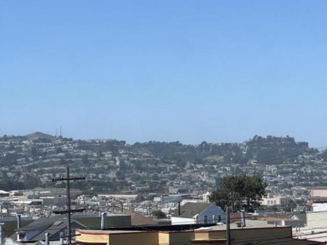 2 Br, 1 bath, Apartment 230 Lowell St