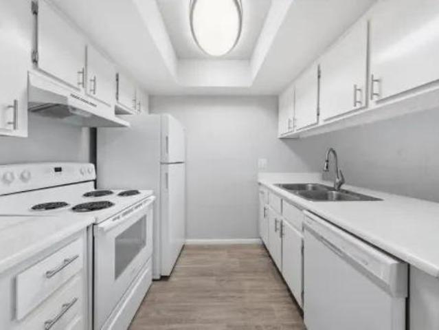 2 Br, 1 bath, Apartment 2311 E Union Hills Dr