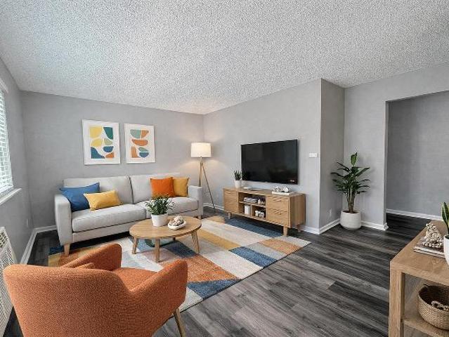 2 Br, 1 bath, Apartment 2443 Wyda Way
