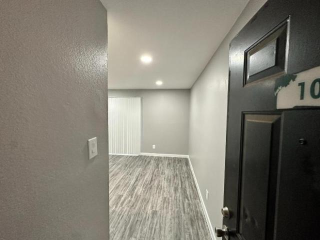 2 Br, 1 bath, Apartment 2479 Deer Run
