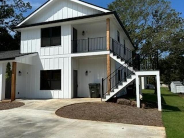 2 Br, 1 bath, Apartment 249 North Carter Street
