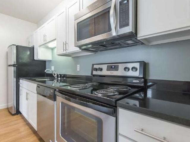 2 Br, 1 bath, Apartment 249 Third Street