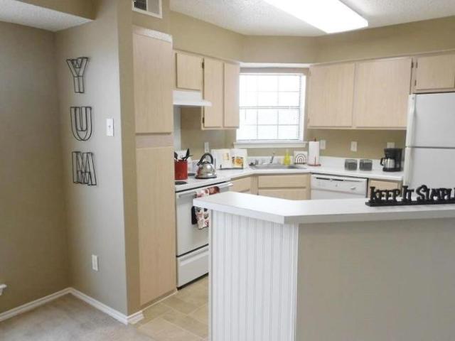 2 Br, 1 bath, Apartment 2401 W Spring Creek Parkway