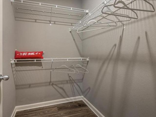2 Br, 1 bath, Apartment 240 Ivy Meadow Ln