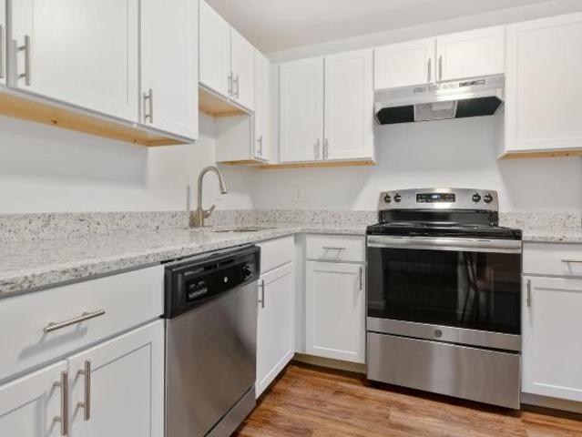 2 Br, 1 bath, Apartment 24 Rolling Green Drive