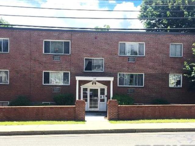 2 Br, 1 bath, Apartment 255 Elm St