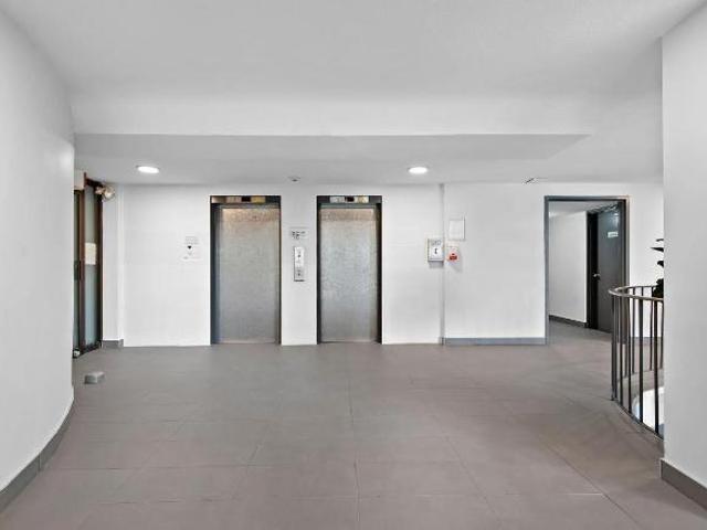 2 Br, 1 bath, Apartment 2570 Kingston Rd