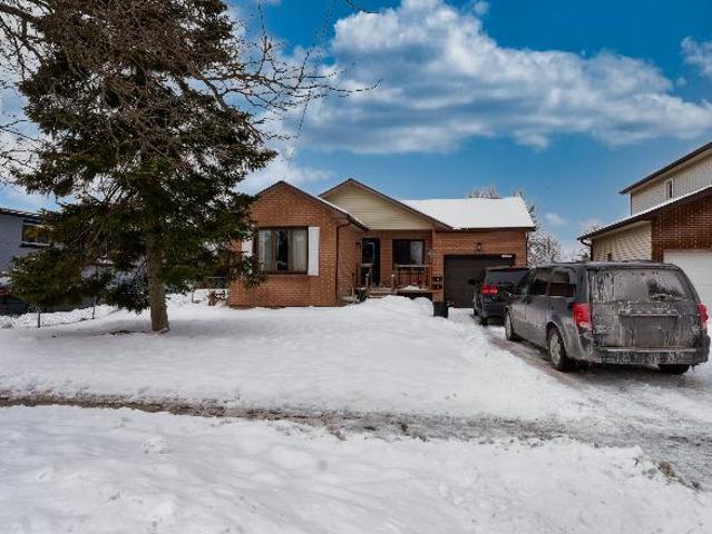 2 Br, 1 bath, Apartment 258 Kingscourt Avenue
