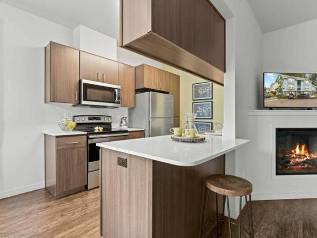2 Br, 1 bath, Apartment 259 S Sequoia Pkwy