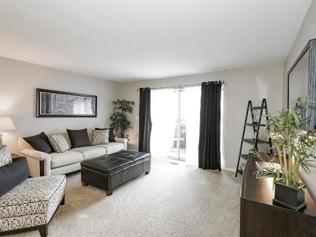 2 Br, 1 bath, Apartment 2504 Bordeaux Ln