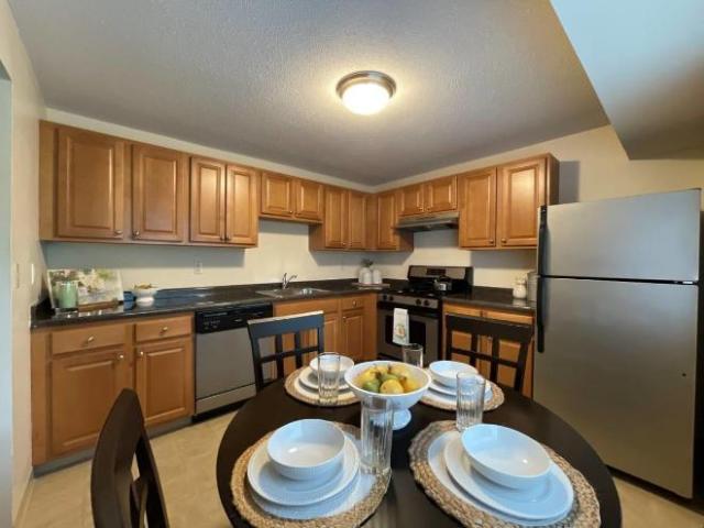 2 Br, 1 bath, Apartment 250 Skyline Drive