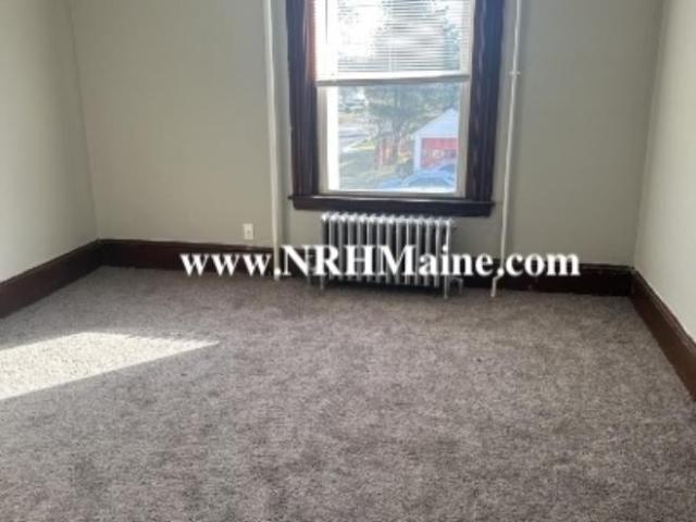 2 Br, 1 bath, Apartment 252 East Avenue