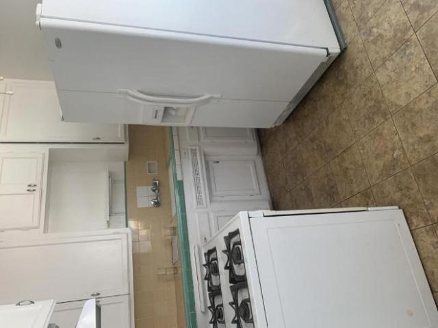 2 Br, 1 bath, Apartment 2537 Adams Ave