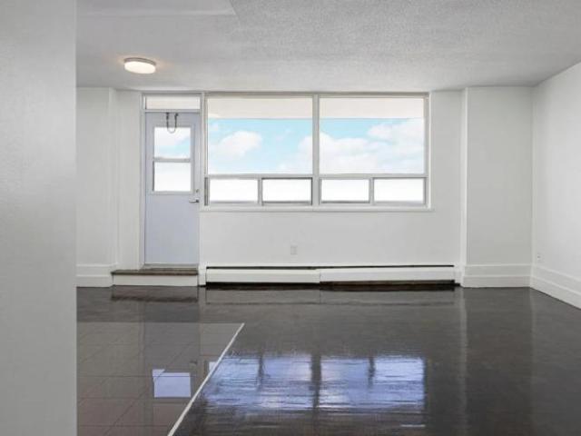 2 Br, 1 bath, Apartment 25 Fisherville Rd