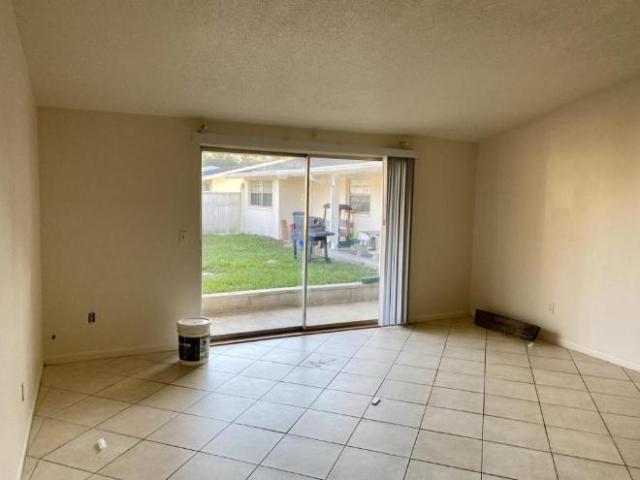 2 Br, 1 bath, Apartment 25 N Sheltering Oaks Dr