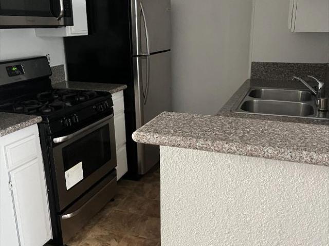 2 Br, 1 bath, Apartment 2642 S Sepulveda Blvd