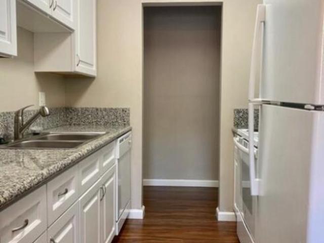 2 Br, 1 bath, Apartment 2666 Cottage Way
