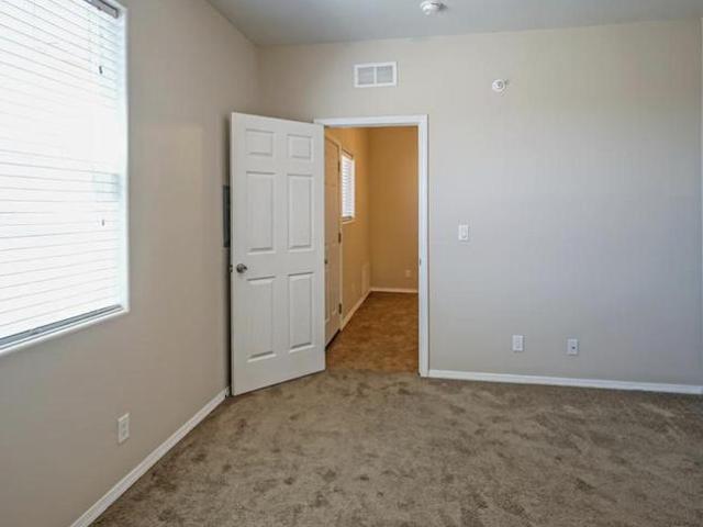 2 Br, 1 bath, Apartment 266 Lucas Ln