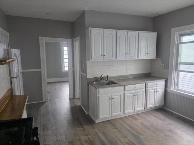 2 Br, 1 bath, Apartment 268 Tinkham St