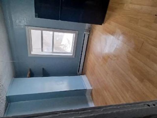 2 Br, 1 bath, Apartment 269 North Main St