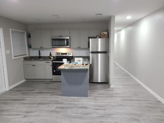 2 Br, 1 bath, Apartment 2603 East 29th Avenue