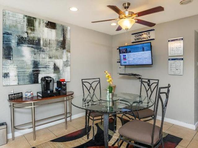 2 Br, 1 bath, Apartment 2601 Arroyo Ave