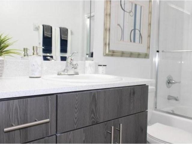 2 Br, 1 bath, Apartment 2601 Nw 16th Street Road