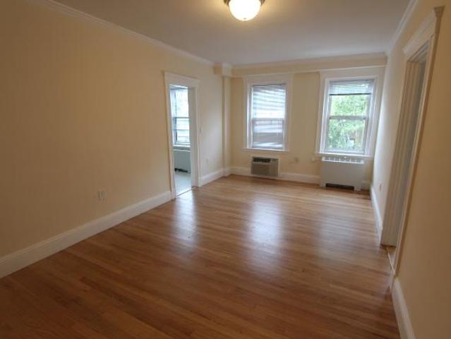 2 Br, 1 bath, Apartment 26 Chauncy Street