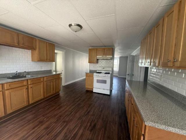 2 Br, 1 bath, Apartment 274 Harrison St
