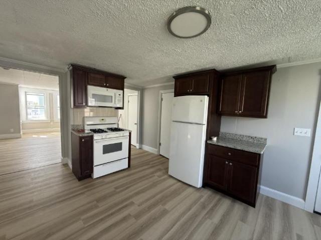 2 Br, 1 bath, Apartment 274 Harrison St