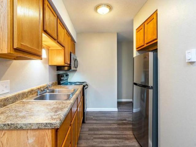 2 Br, 1 bath, Apartment 2750 Pickle Rd
