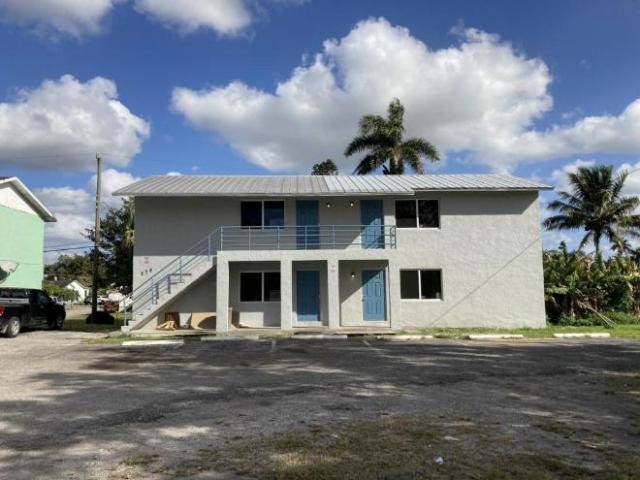 2 Br, 1 bath, Apartment 278 S Lake Ave