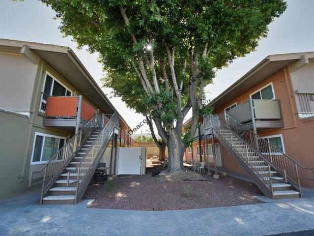 2 Br, 1 bath, Apartment 2713 Wyoming Boulevard NE