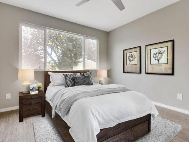 2 Br, 1 bath, Apartment 2727 6th St