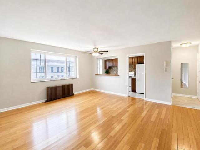 2 Br, 1 bath, Apartment 273 South Winebiddle Street