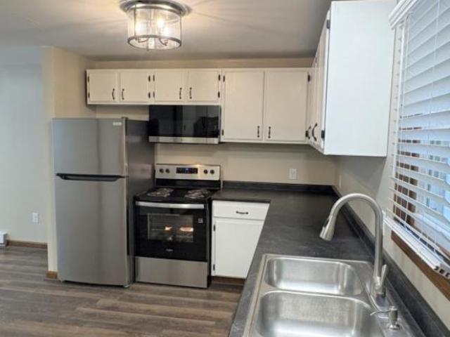 2 Br, 1 bath, Apartment 27 Patterson St