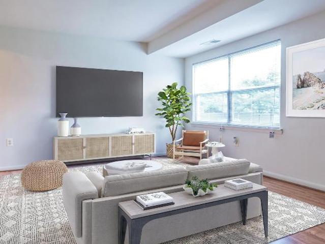 2 Br, 1 bath, Apartment 2868 Potee St