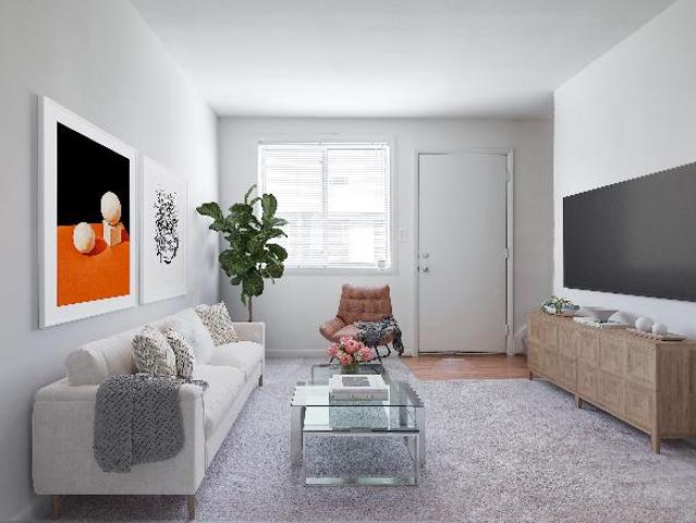 2 Br, 1 bath, Apartment 2868 Potee Street