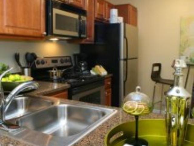 2 Br, 1 bath, Apartment 2800 Windsor Drive
