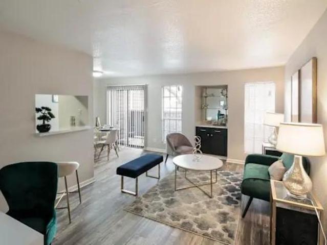 2 Br, 1 bath, Apartment 2804 Belt Line Rd