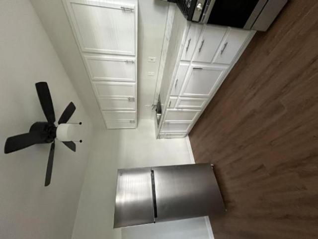 2 Br, 1 bath, Apartment 2817 Grove Ave
