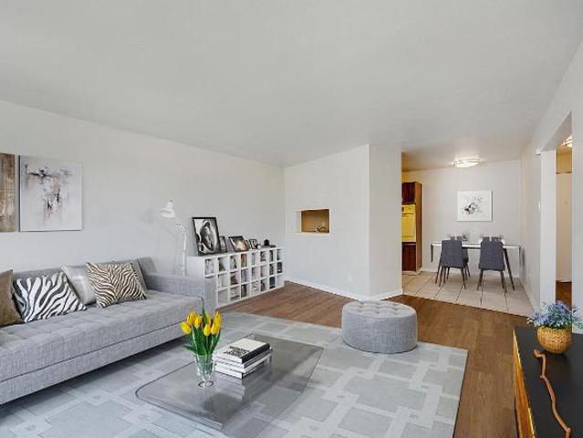 2 Br, 1 bath, Apartment 2822 W 28th Avenue