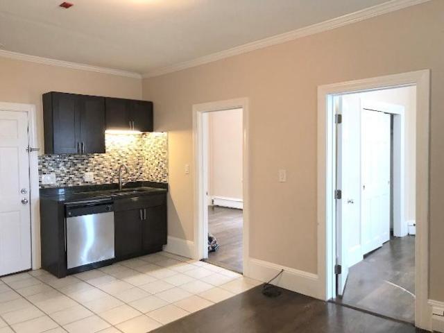 2 Br, 1 bath, Apartment 282 Revere St