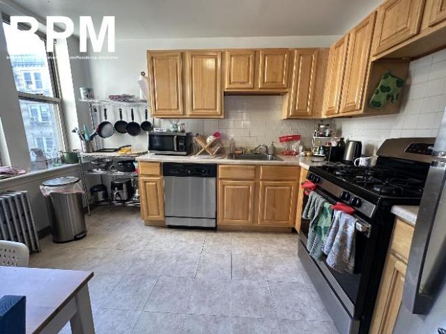 2 Br, 1 bath, Apartment 28 Colborne Rd