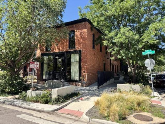 2 Br, 1 bath, Apartment 2959 N Franklin St