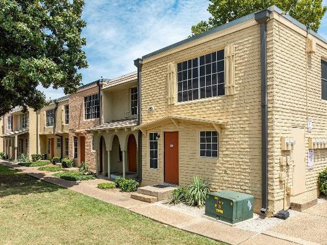 2 Br, 1 bath, Apartment 2900 South 5th Street