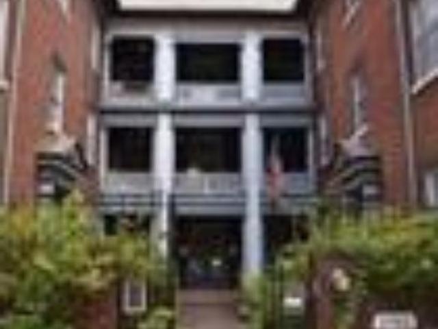 2 Br, 1 bath, Apartment 2902 Monument Avenue