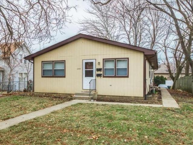 2 Br, 1 bath, Apartment 2909 Elisha Ave