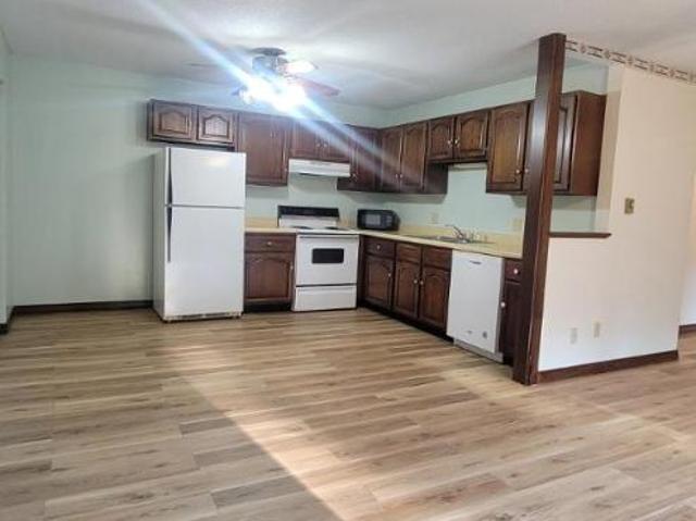 2 Br, 1 bath, Apartment 290 Augusta Rd
