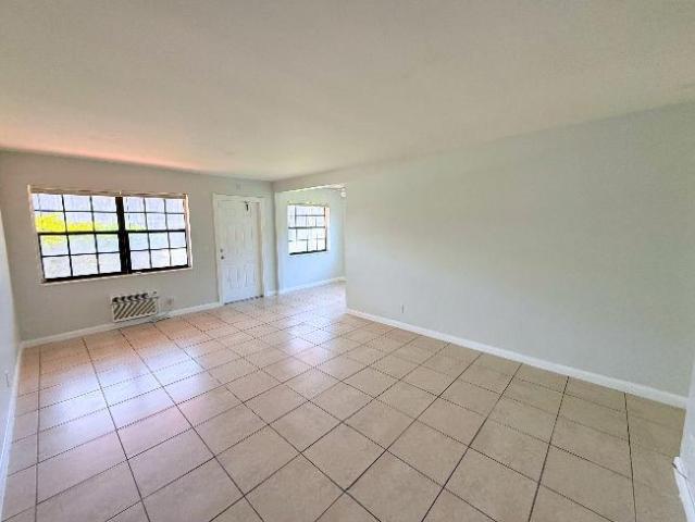 2 Br, 1 bath, Apartment 2918 Jackson Street